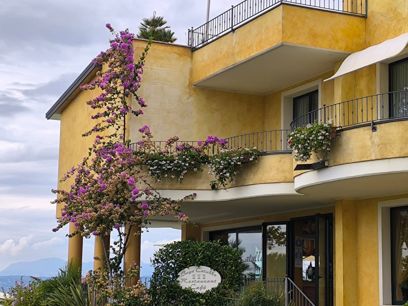 Details | Adorno Gymnasium